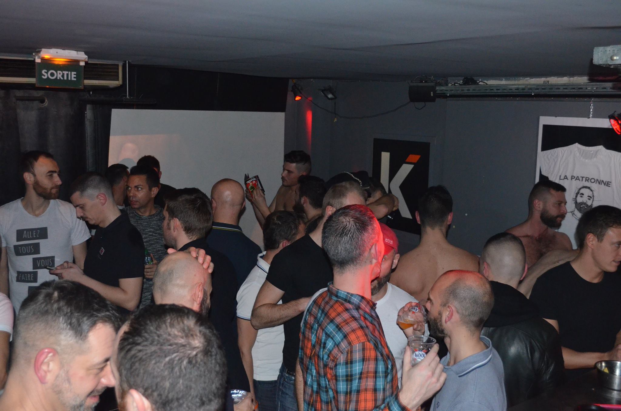 Best Gay Bars Paris - France Travel Blog